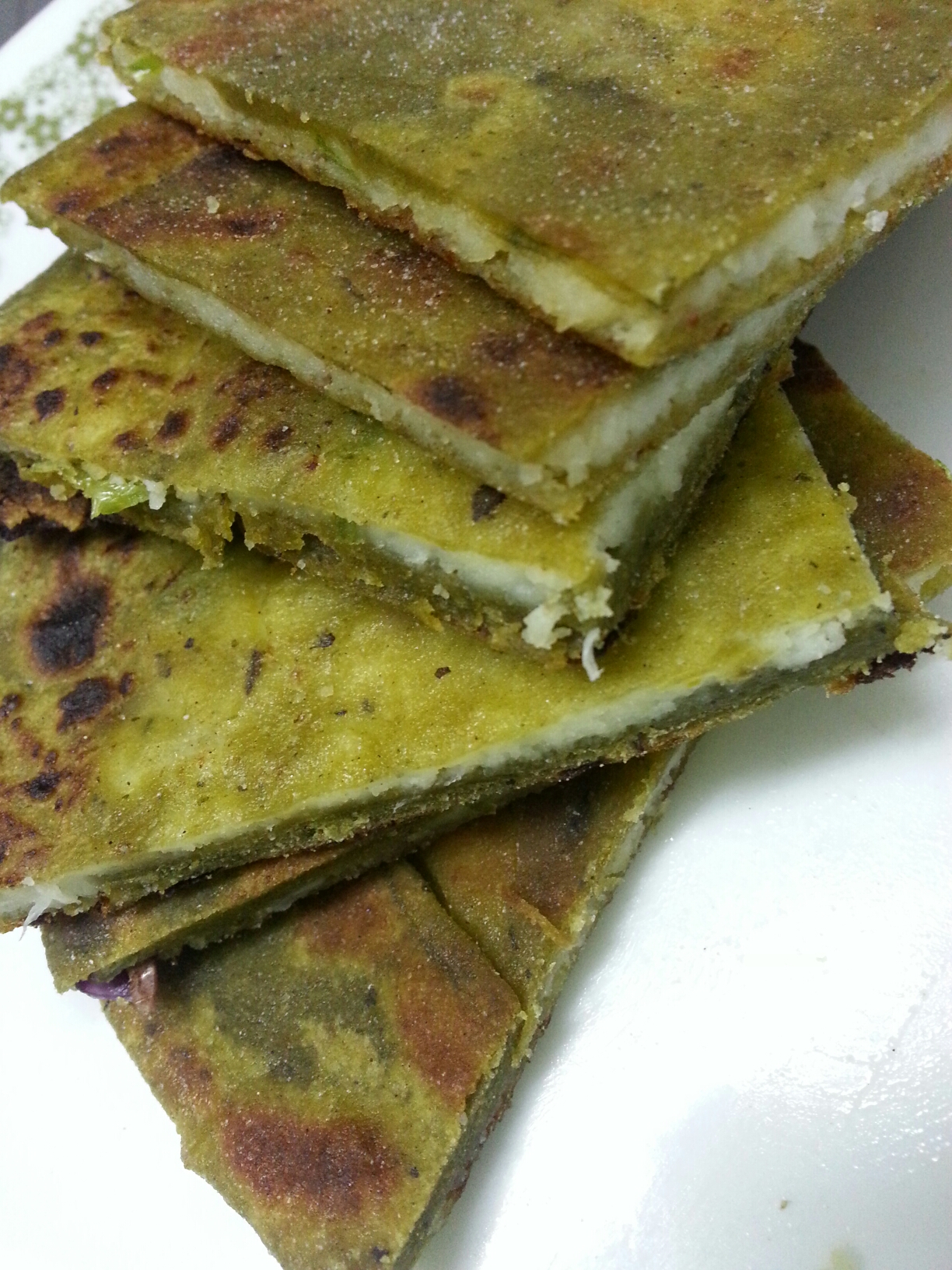 Palak Paneer Parathas / Spinach Cottage Cheese Parathas - The Blue Door ...